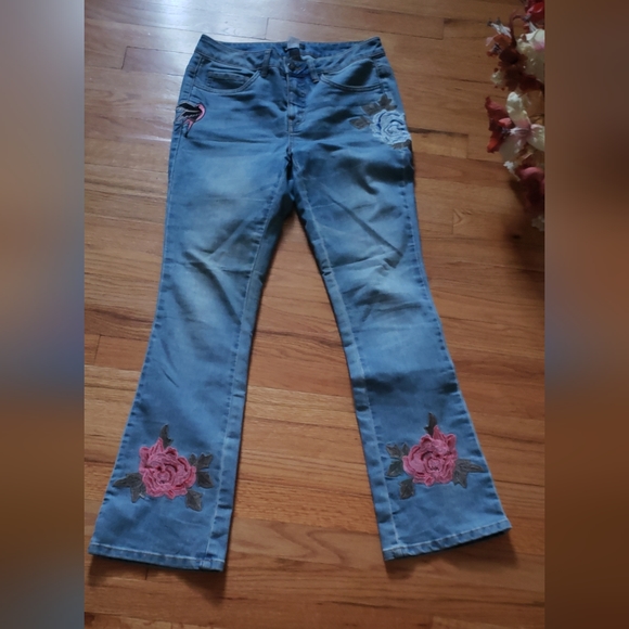 VENUS | Jeans | Embroidered Bootcut Jeans By Venus W Bird And Flower ...